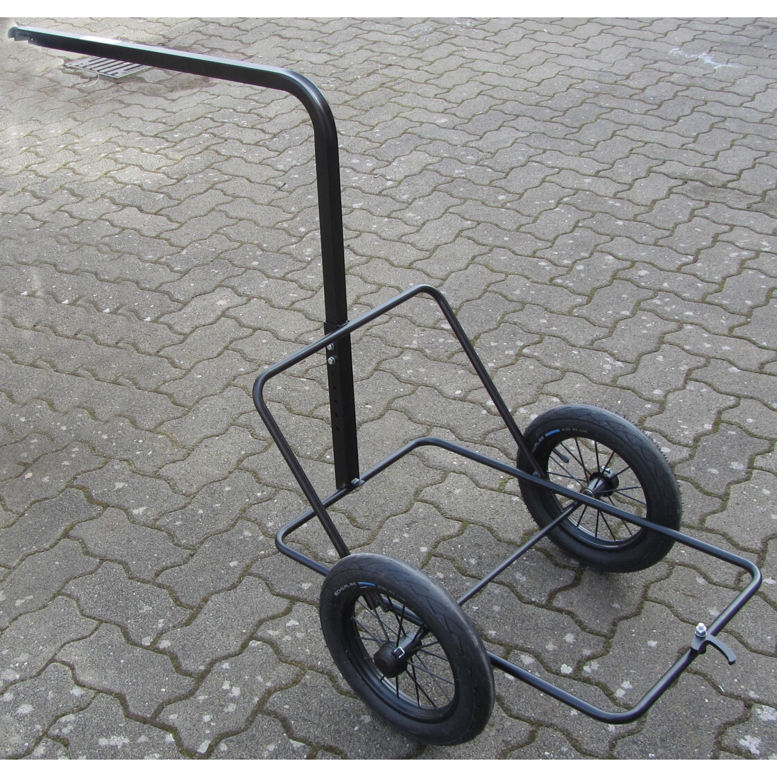 Stabiler Handwagen und Fahrradanhänger mit viel Platz.